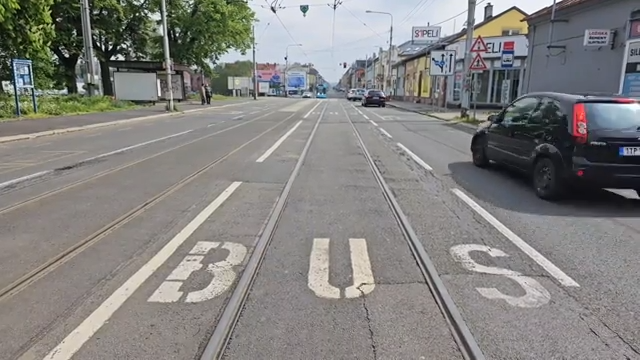 Vyhrazený pruh pro autobusy. Jak se chovat za volantem, pokud ho ...